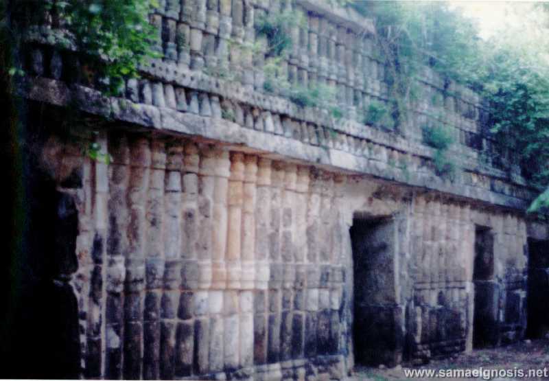Zona Arqueológica de Sayil Foto 02